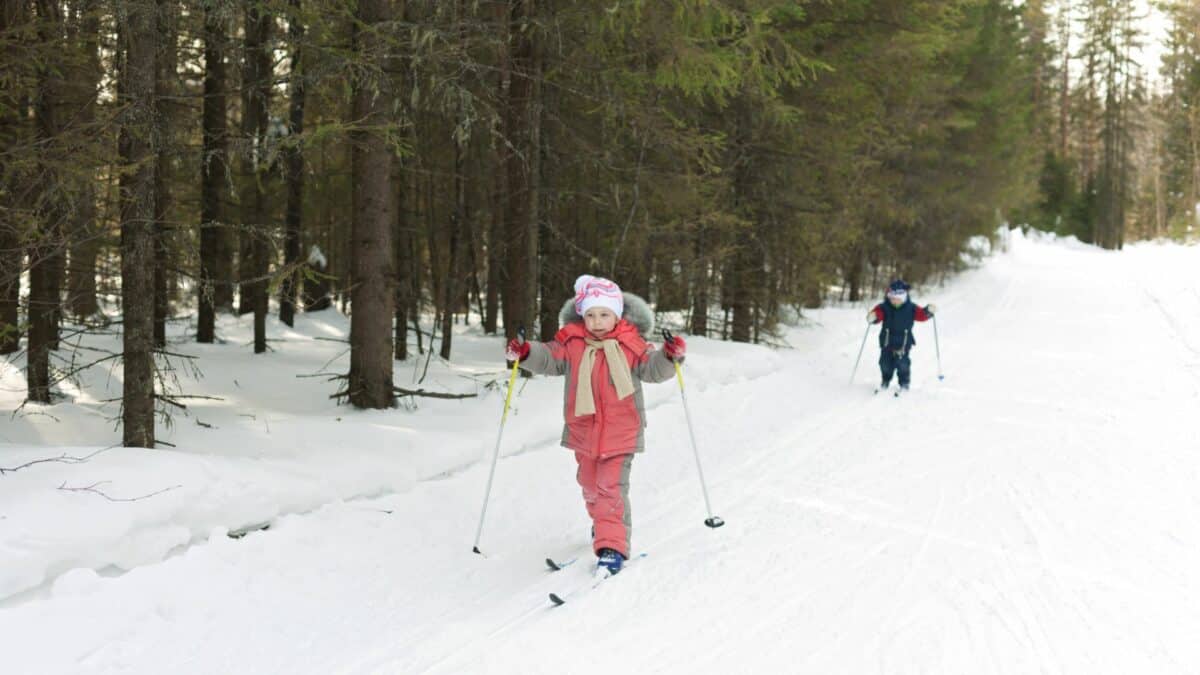 Skiing for Children: At What Age and What Benefits